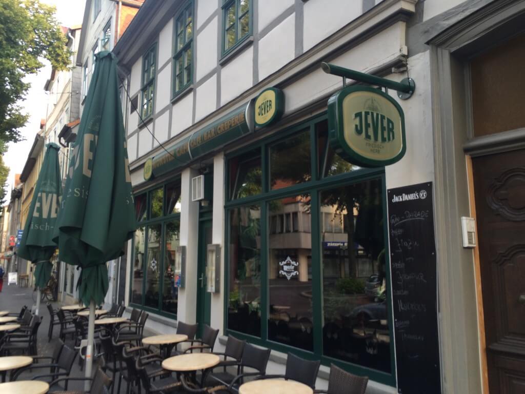 Monsters serving delicious crêpes / MonsterCafé, Göttingen ⋆ The Passenger