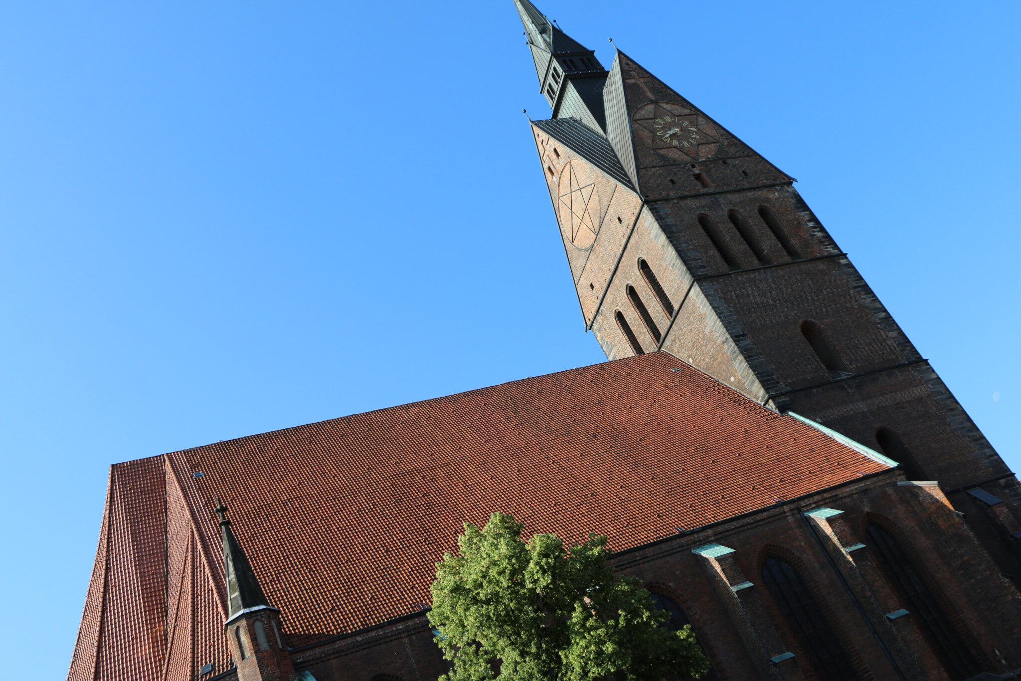 Dark arts / Marktkirche, Hannover ⋆ The Passenger