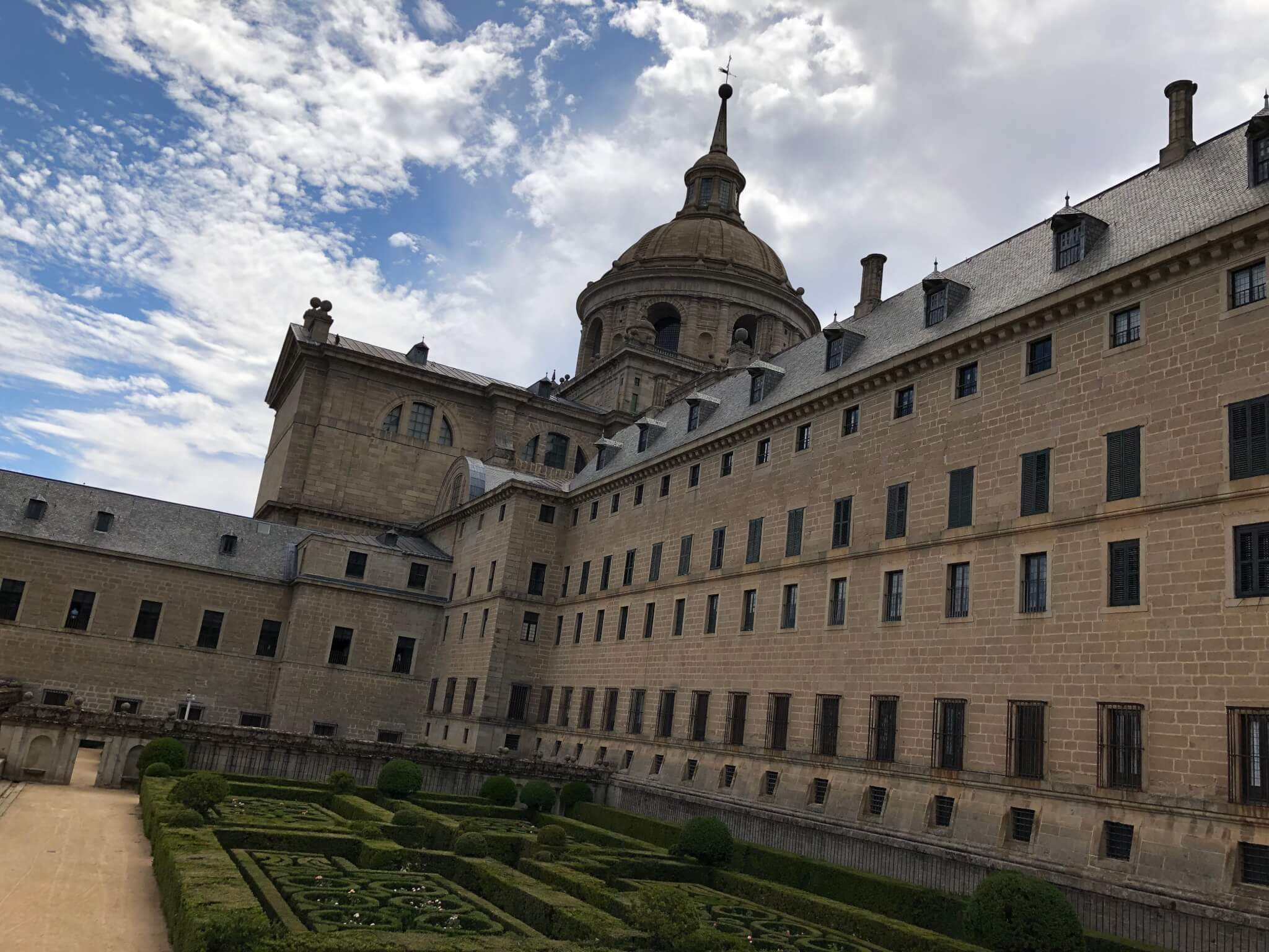 El Escorial / Royal palace outside Madrid ⋆ The Passenger
