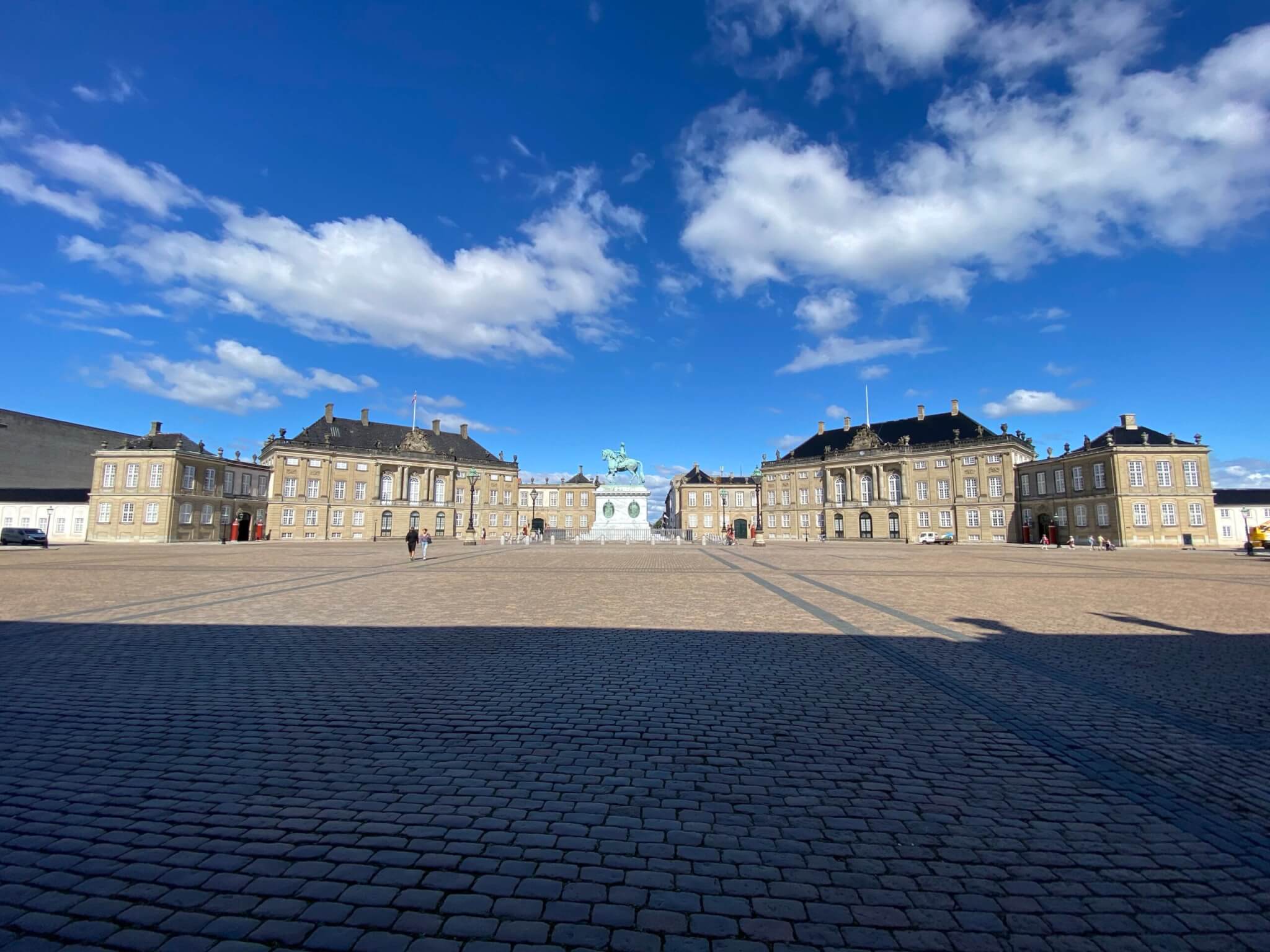 Round residence / Amalienborg Slot, København ⋆ The Passenger