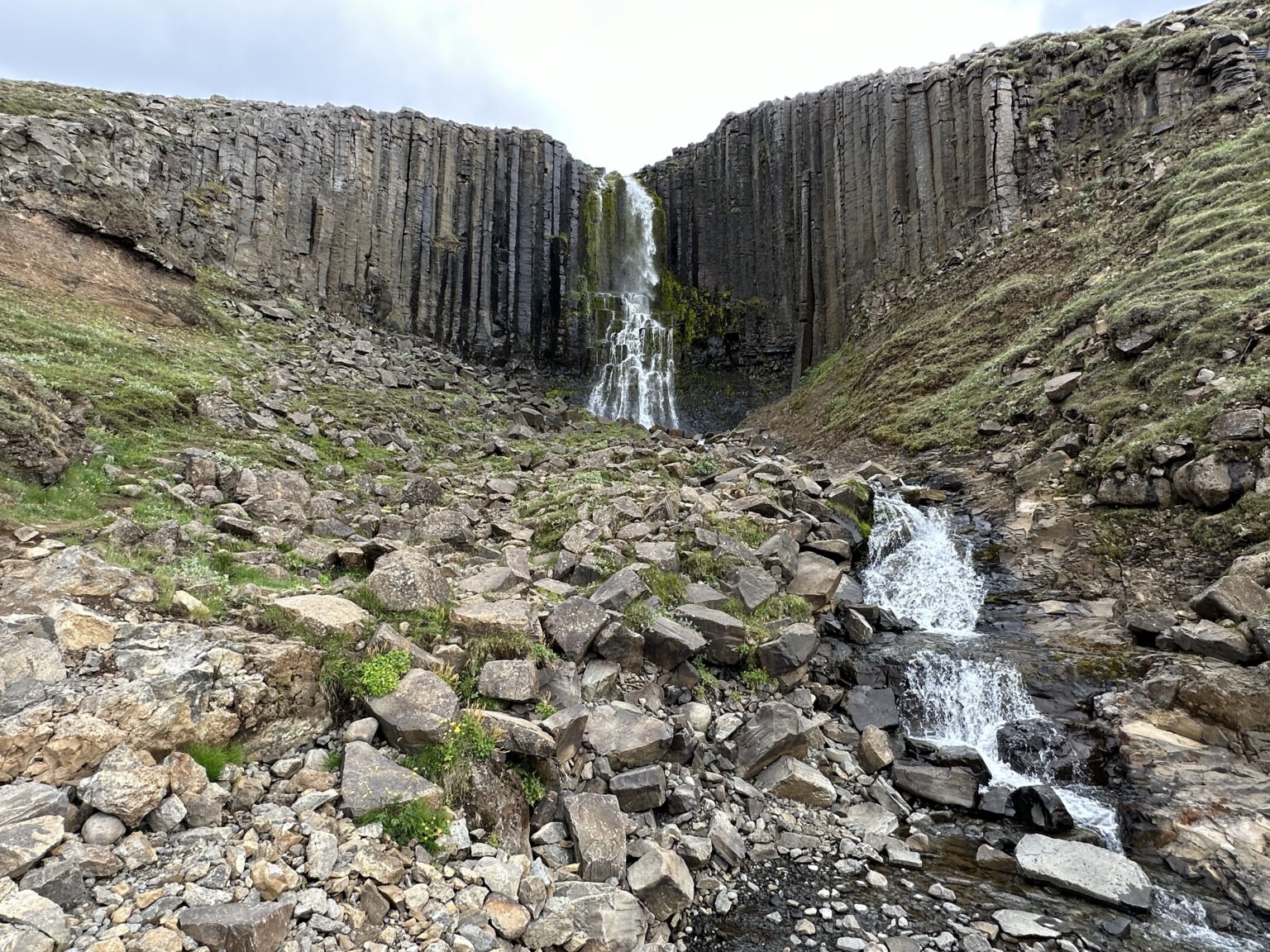 Stuðlagil / Canyon and waterfall, Egilsstaðir ⋆ The Passenger