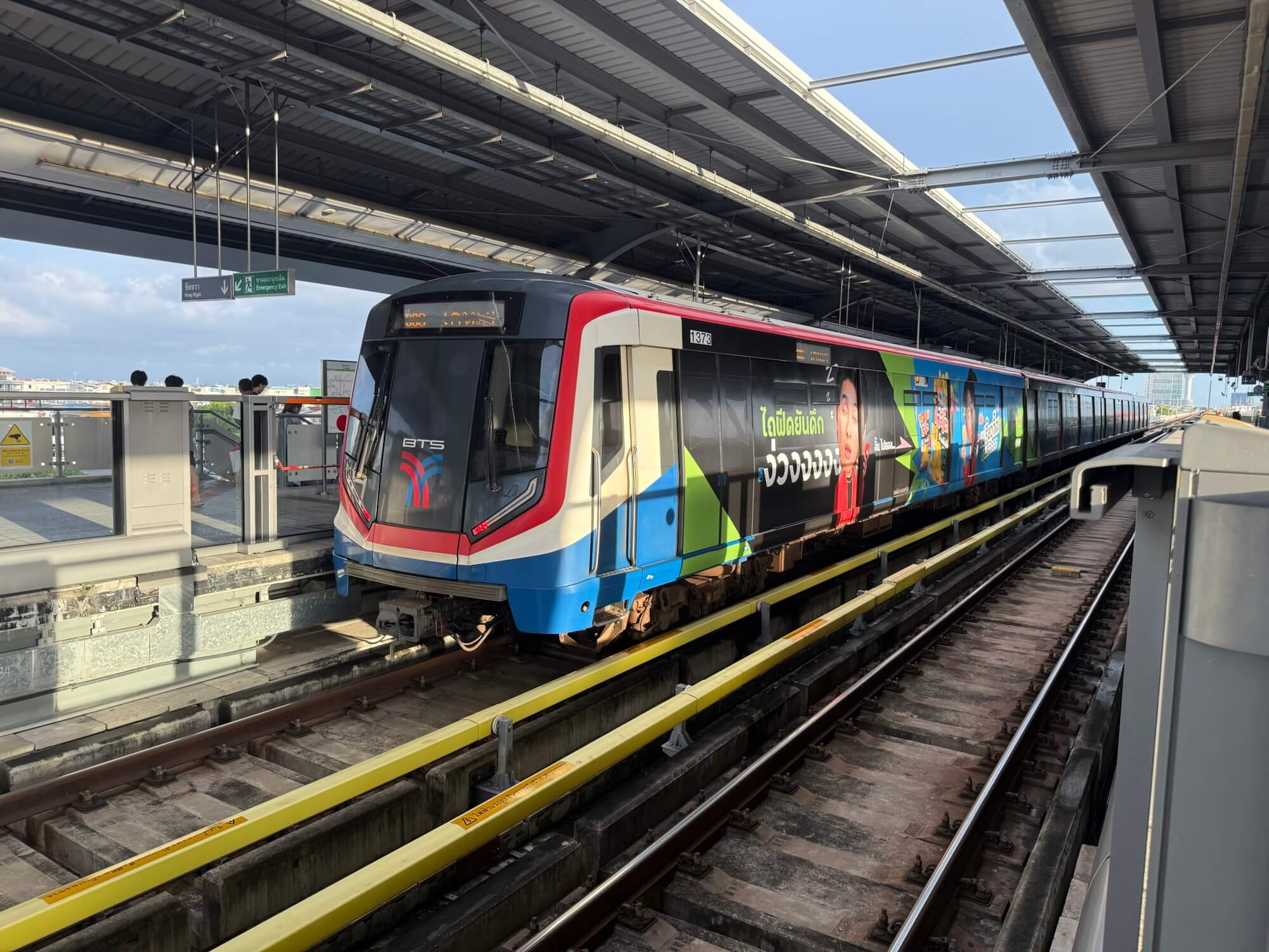 Skytrain (BTS) / Flying over the city of Bangkok ⋆ The Passenger